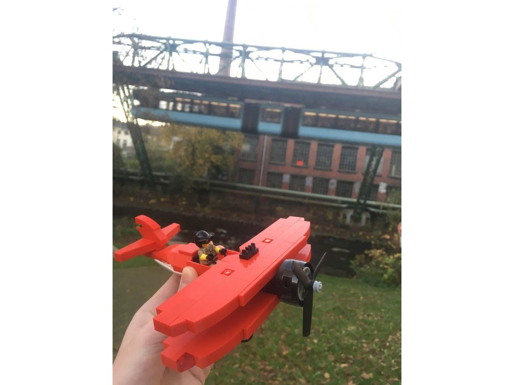 LEGO MOC Red Snot Plane by Anderle | Rebrickable - Build with LEGO