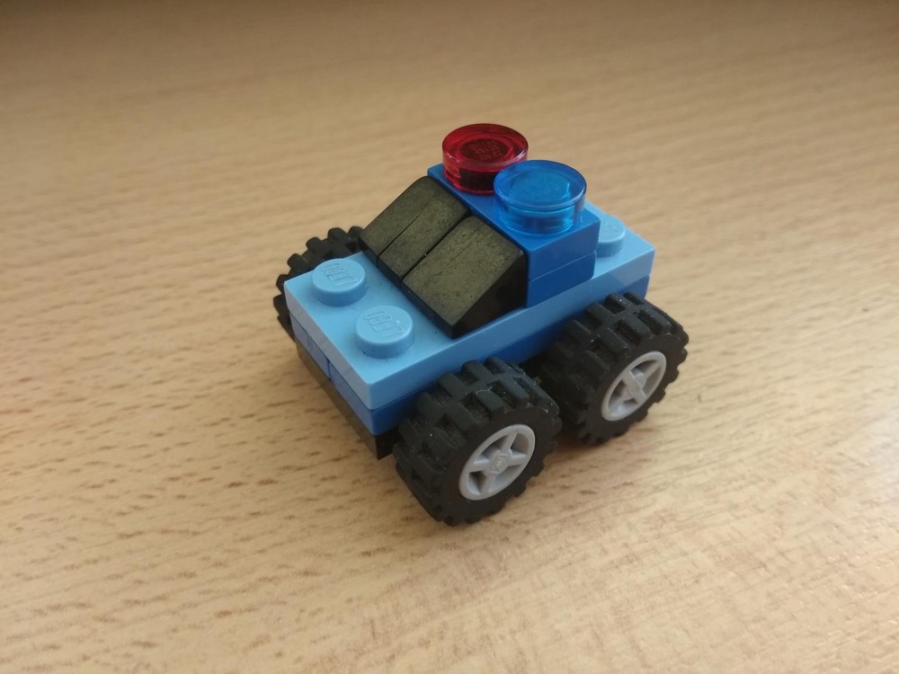 LEGO MOC Micro police monster truck by Yissachar | Rebrickable - Build ...