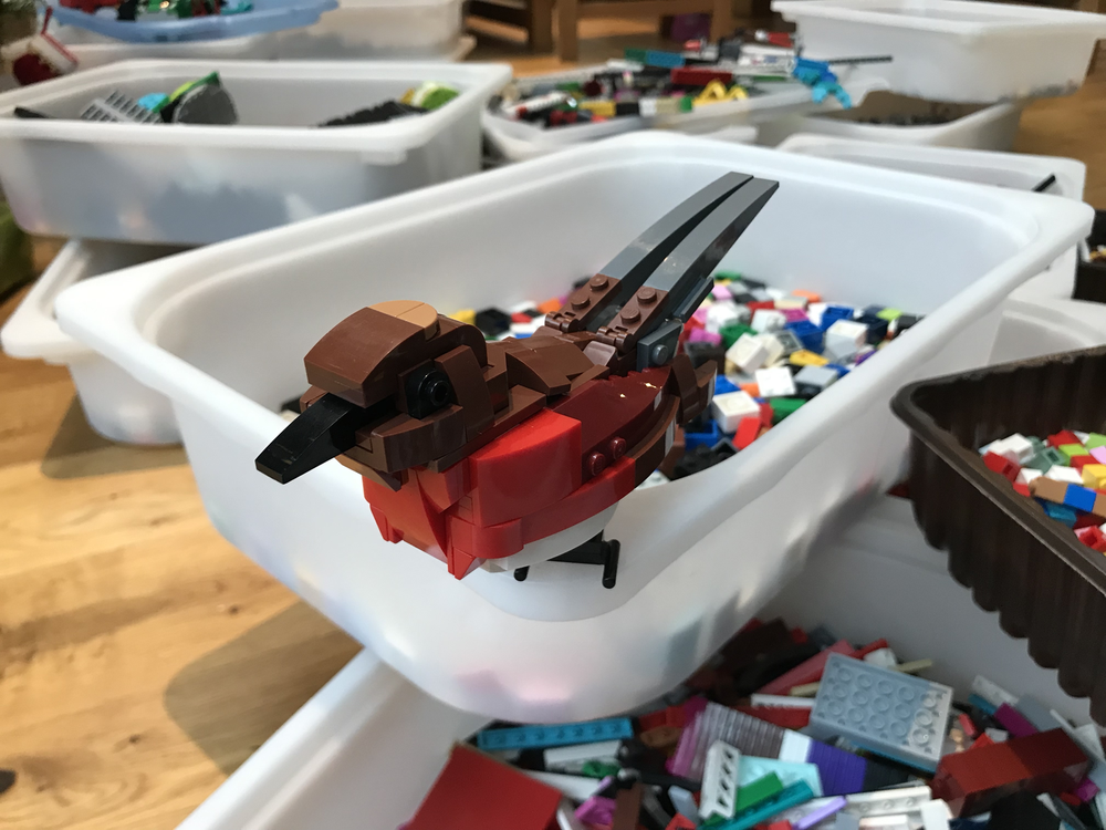 LEGO MOC Holiday robin by tomclarke | Rebrickable - Build with LEGO