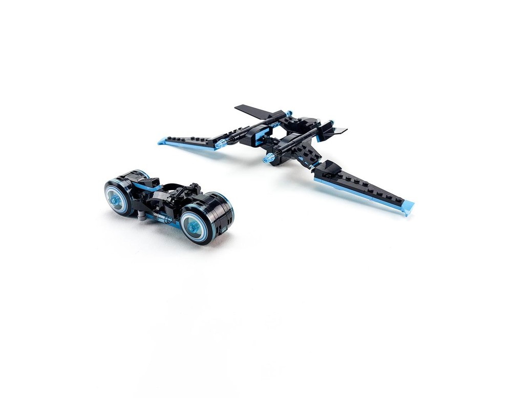 LEGO MOC Tron: Legacy Sam's Light Jet by SFH_Bricks | Rebrickable ...