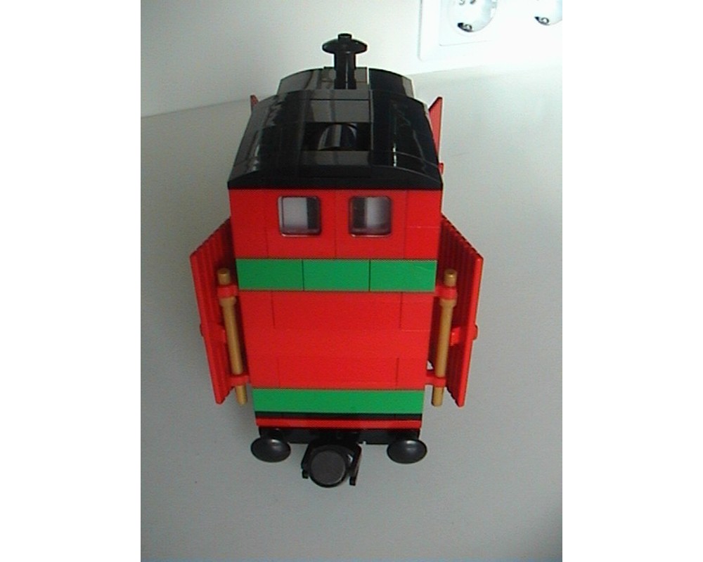 LEGO MOC Motorised RC Bagagewagon for Seasonal trains 10173 + 10254 by ...