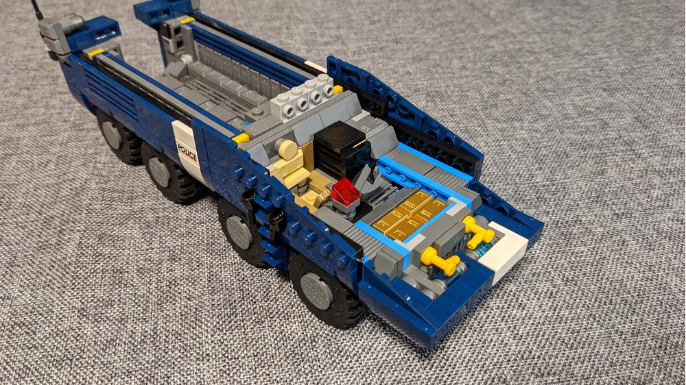 LEGO MOC Cyberpunk APC by AsgardianStudio | Rebrickable - Build with LEGO