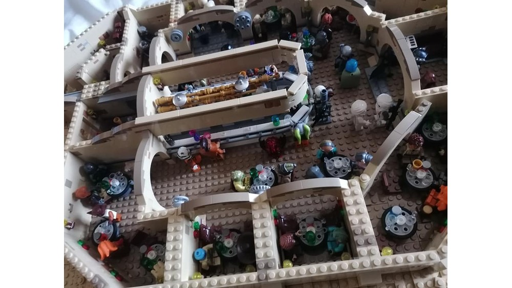 LEGO MOC Tatooine: Cantina of Mos Eisley Minfigs Scale by Ganthar ...