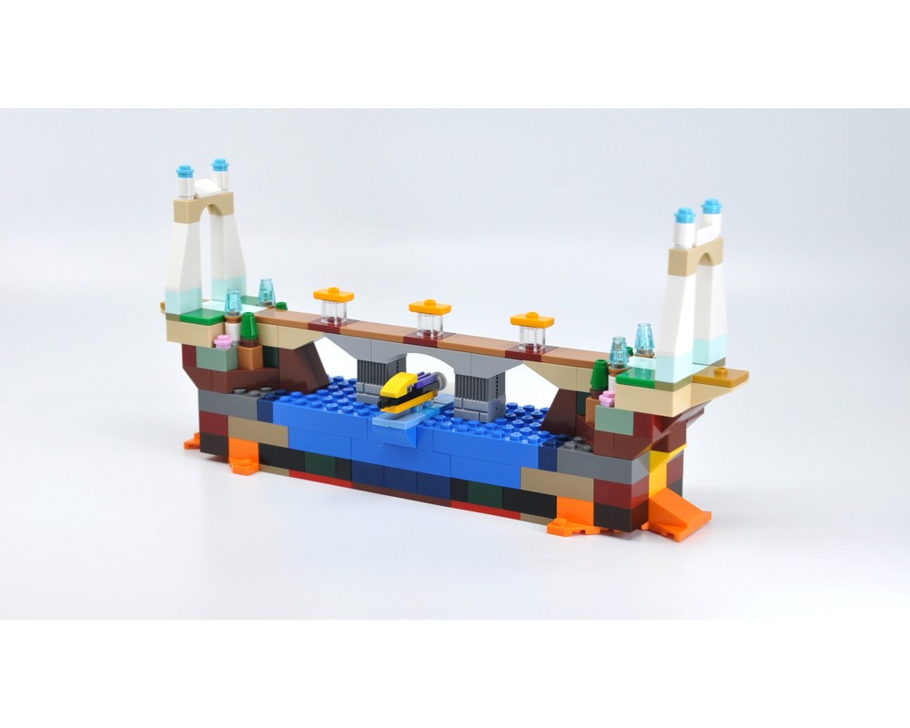 LEGO MOC 11717 Under the Bridge by xilanium | Rebrickable - Build with LEGO