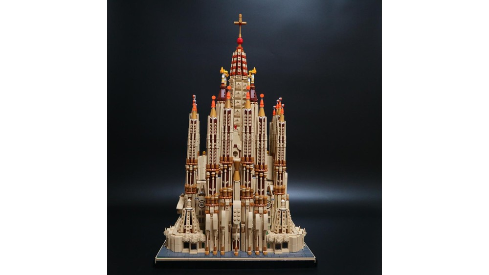 LEGO MOC Sagrada Familia by JeongwonE | Rebrickable - Build with LEGO