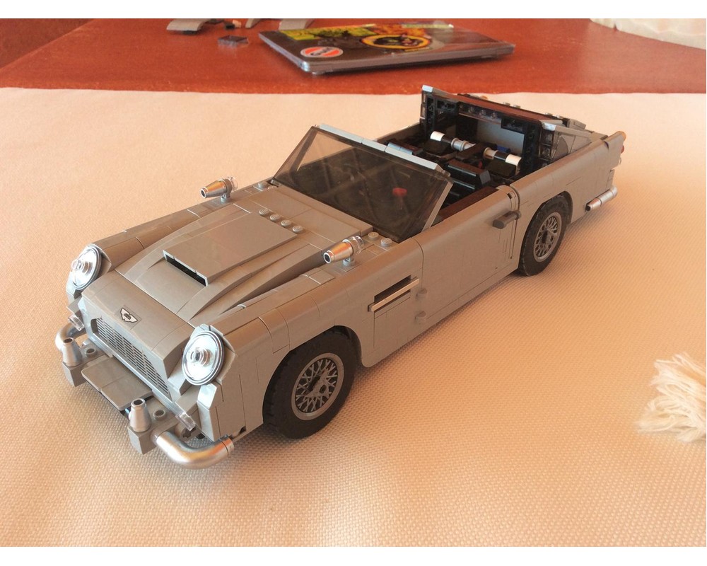LEGO MOC Aston Martin DB5 Spyder (mod) by JETTSMOCS23 | Rebrickable ...