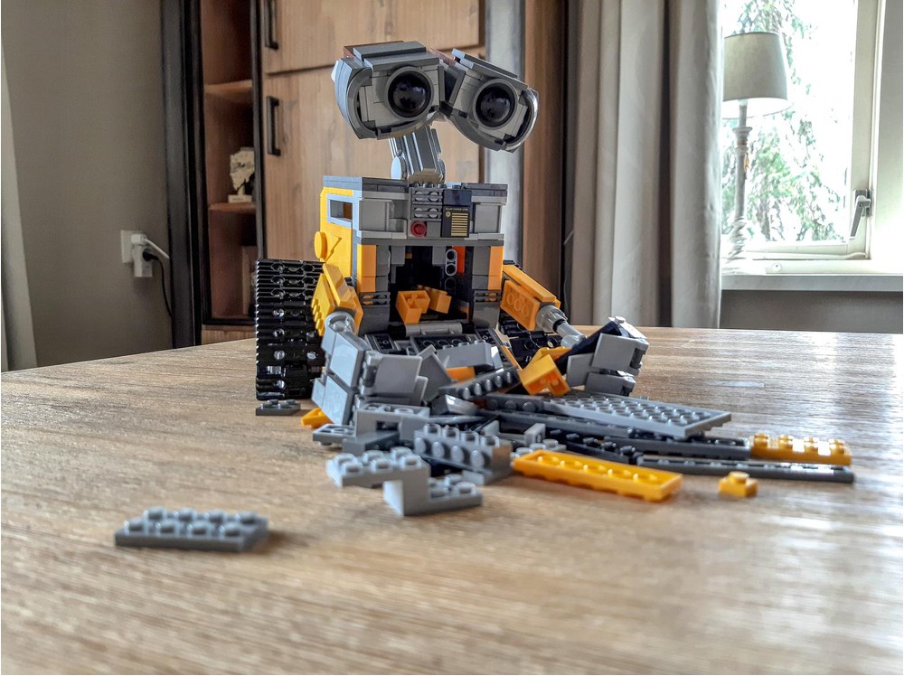 LEGO MOC WALL-E 21303 modification bundle: body, tracks, solar panel ...