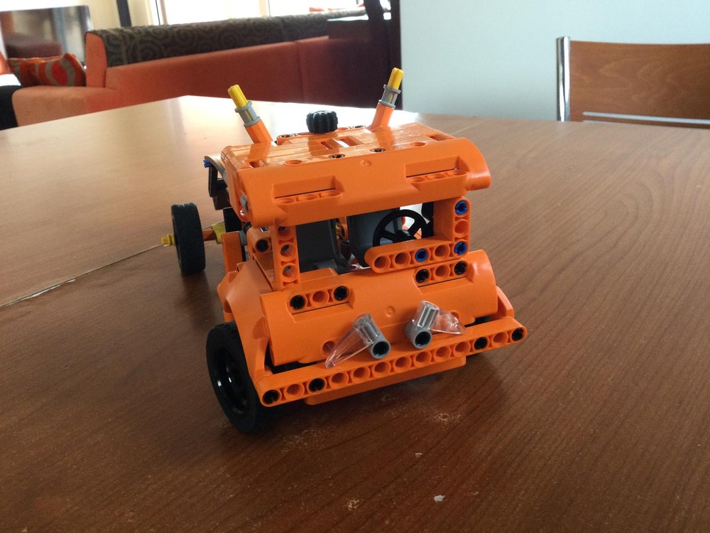 LEGO MOC OT ( Orange Truck ) by paliosjohn | Rebrickable - Build with LEGO