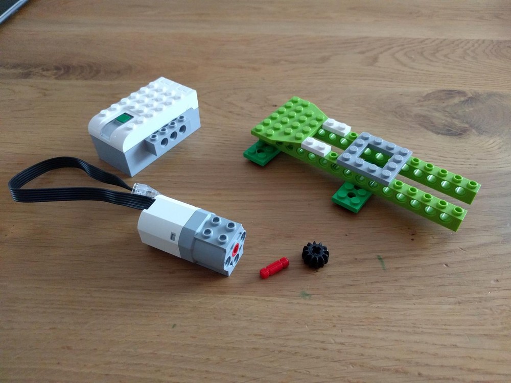 LEGO MOC WeDo 2.0 Crocodile by BasJansen | Rebrickable - Build with LEGO