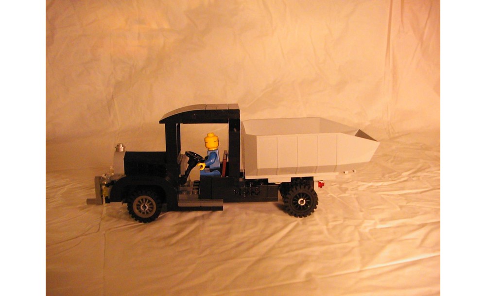 LEGO MOC Old Dump Truck by RTN_LNA | Rebrickable - Build with LEGO