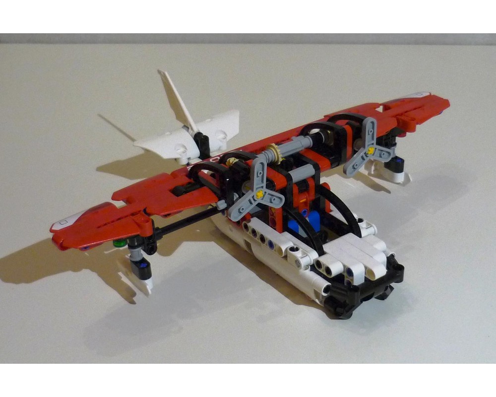 LEGO MOC 42092 PBY Catalina by Nequmodiva | Rebrickable - Build with LEGO