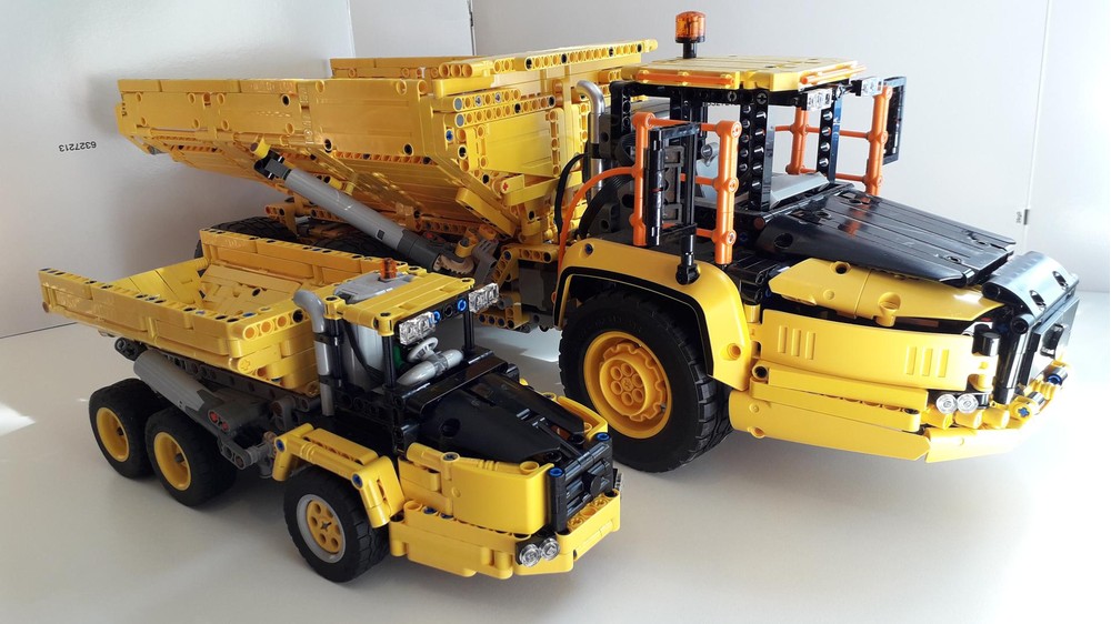 LEGO MOC Half Scale Articulated Hauler by LegoGlen | Rebrickable ...