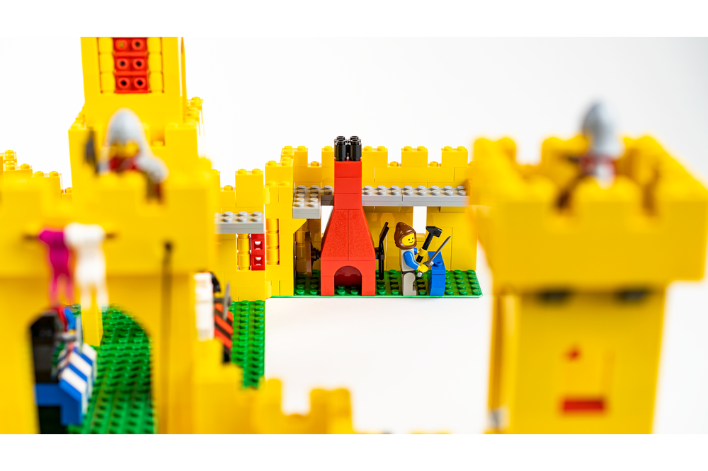 LEGO MOC Classic Yellow Castle - Enhanced Edition by Simon Lenz ...