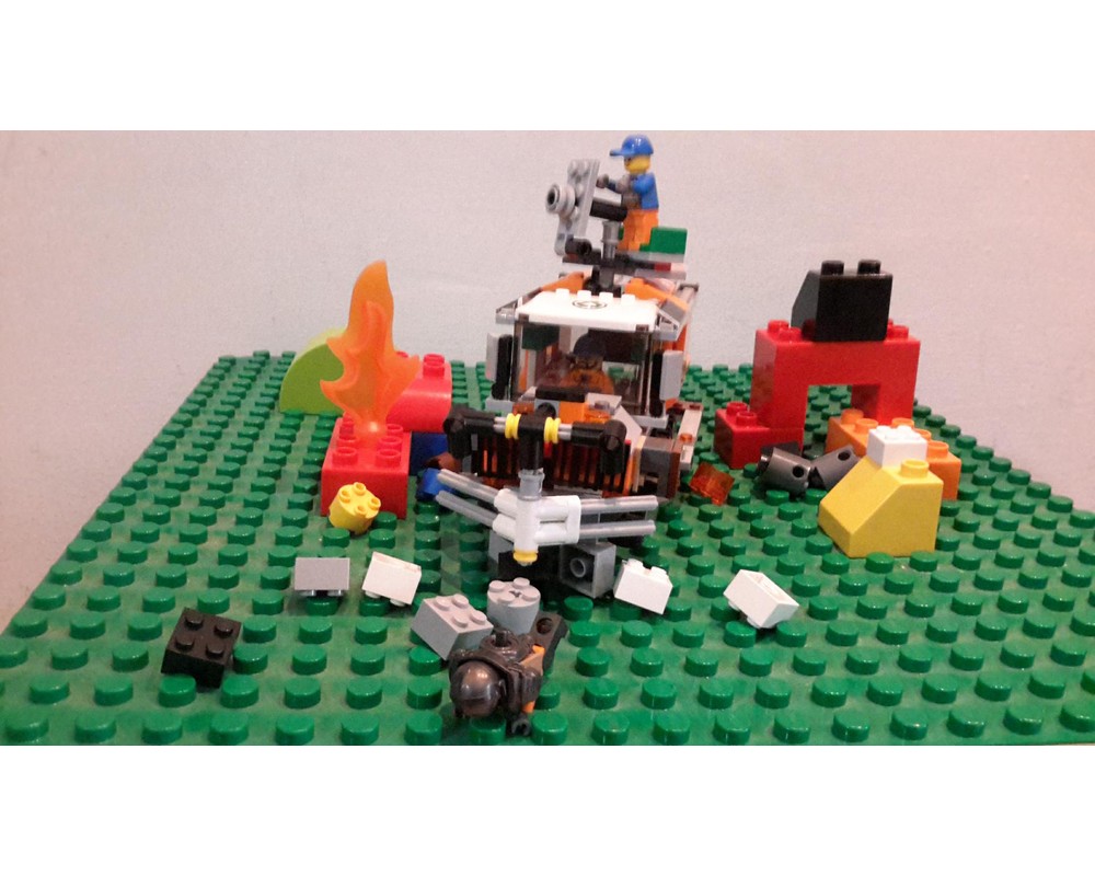 LEGO MOC 60118 - Post-Apocalyptic Armored Truck by LegoOri ...