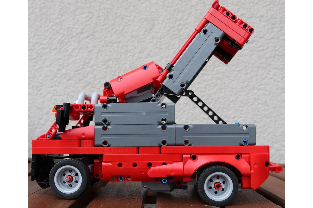 LEGO MOC 42098 Van RC by Take_A_Brick | Rebrickable - Build with LEGO