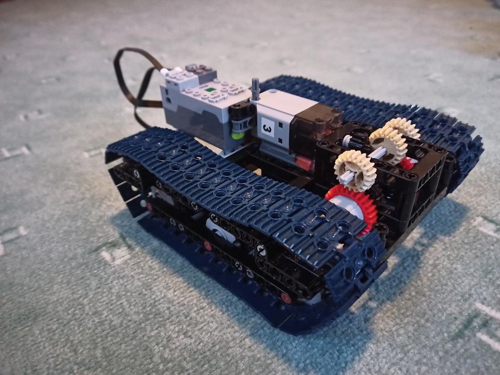 Lego Moc Tracked Chassis By Blackbirdb51 Rebrickable Build With Lego