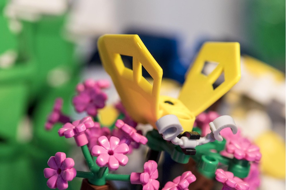 LEGO MOC a01 Easter Lily - Ultimate Flower Collection by tmunz ...