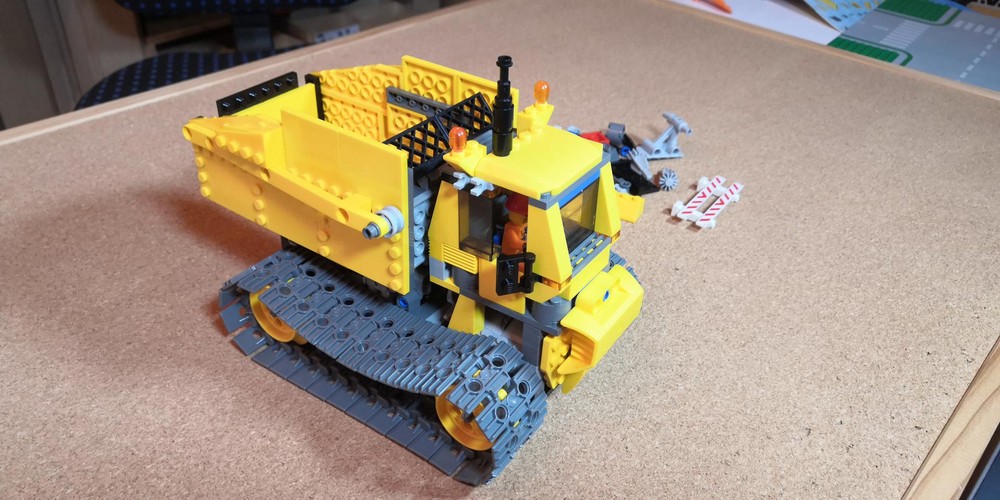 LEGO MOC-72509 Raupenkipplaster by Klemmbausteindesign | Rebrickable ...
