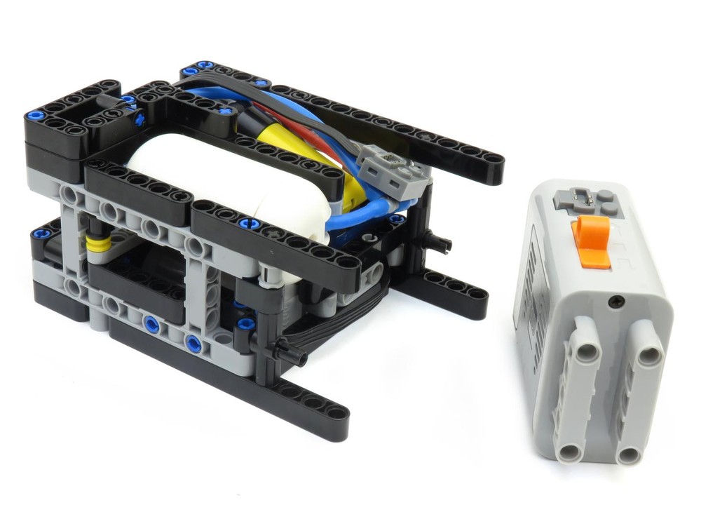 LEGO MOC Automatic Motorized Compressor by mocbuild101 | Rebrickable ...