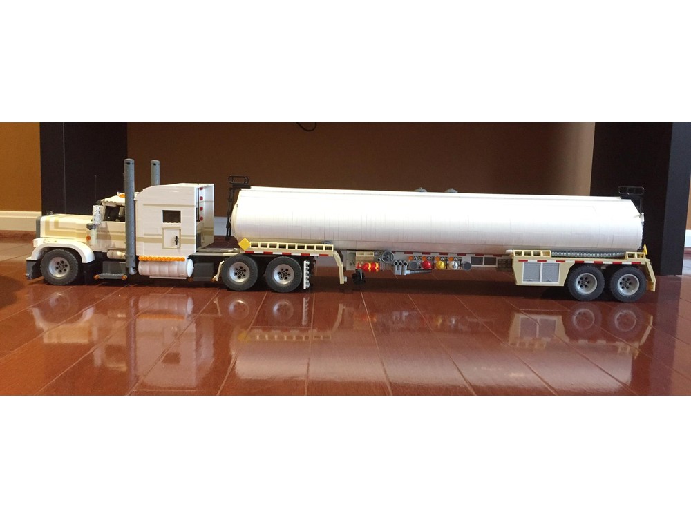 LEGO MOC 1:17 Fuel Trailer for Semi Truck by motomatt | Rebrickable ...