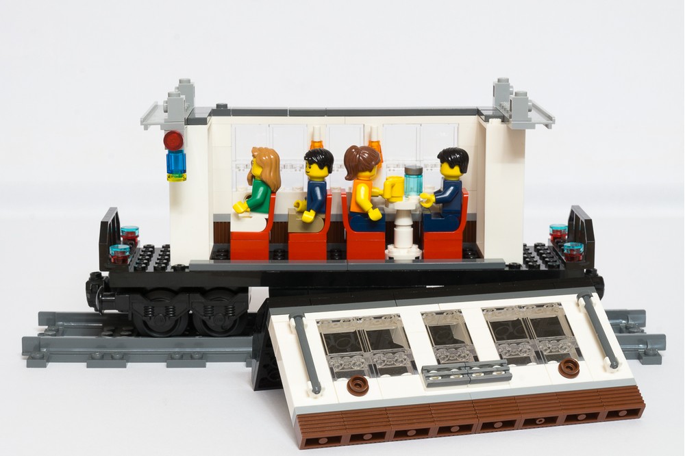 LEGO MOC Vintage Passenger Coach by apparat | Rebrickable - Build with LEGO