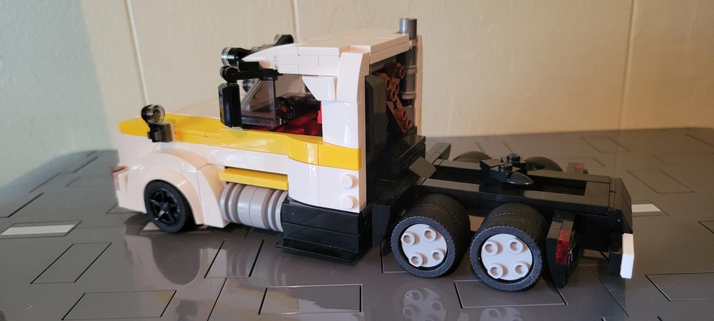 LEGO MOC White-Yellow Semi Truck by Brick_Lizard | Rebrickable - Build ...