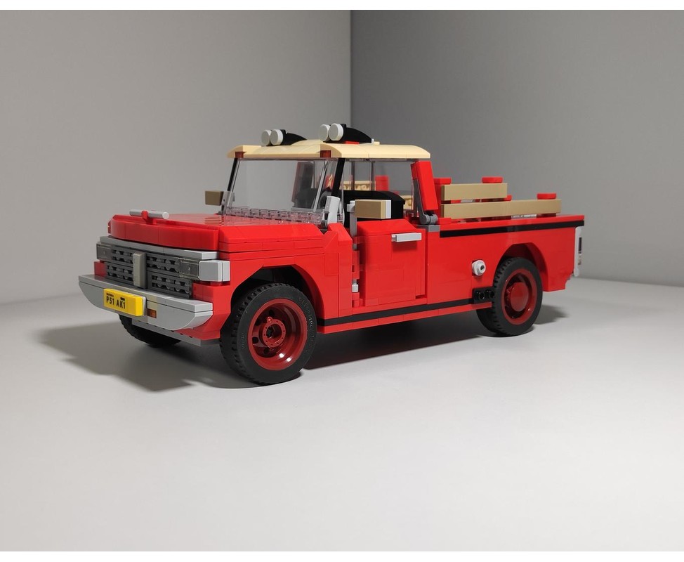 LEGO MOC 10258 Farmer's Pickup by Kirvet | Rebrickable - Build with LEGO