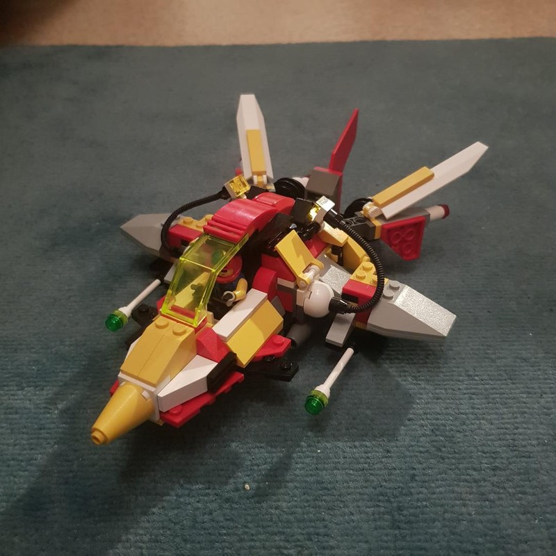 LEGO MOC Space Cruiser by LelijkeMol | Rebrickable - Build with LEGO