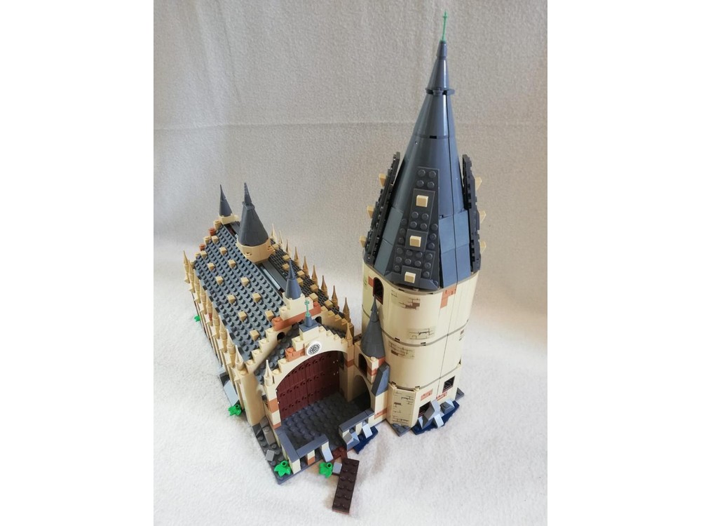 LEGO MOC Great Hall Closed Back Version by Crimson Coronet ...