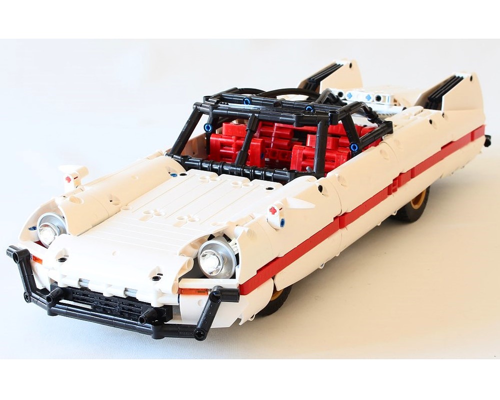 LEGO MOC Retrofuturistic Nuclear Car by Nico71 | Rebrickable - Build ...