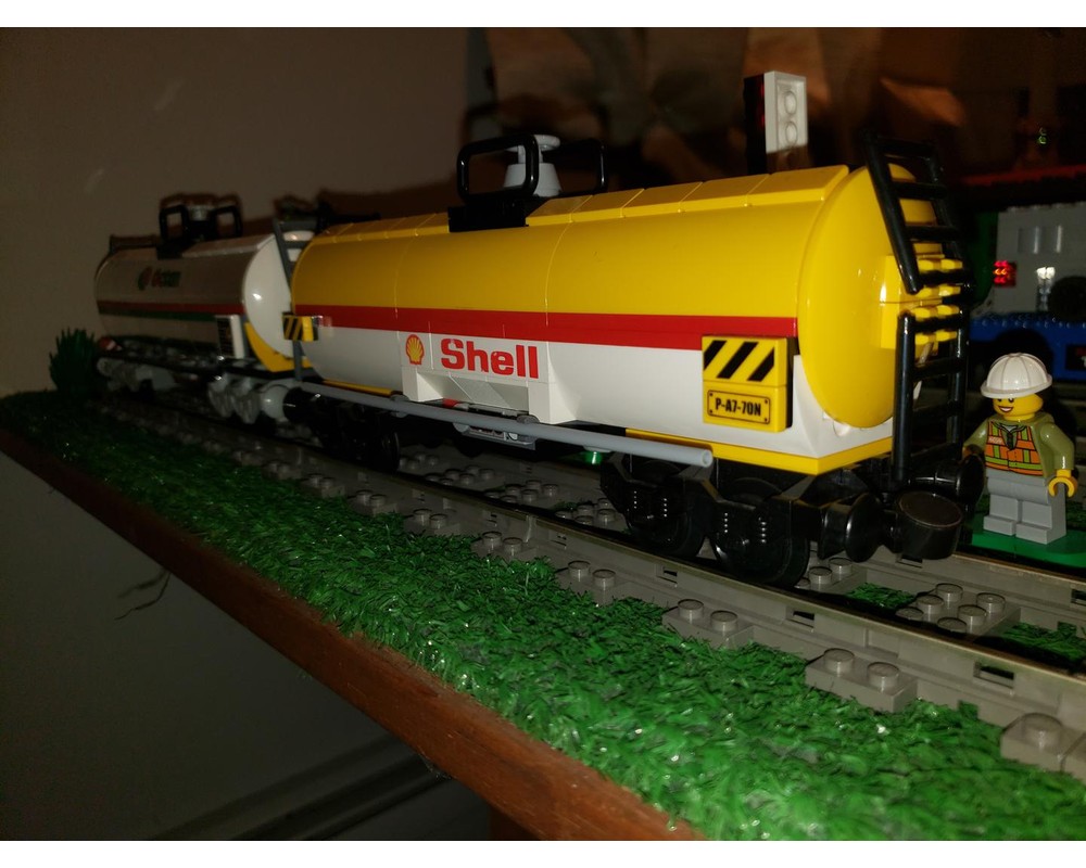 LEGO MOC Shell Tanker by Rocket Racer318 | Rebrickable - Build with LEGO