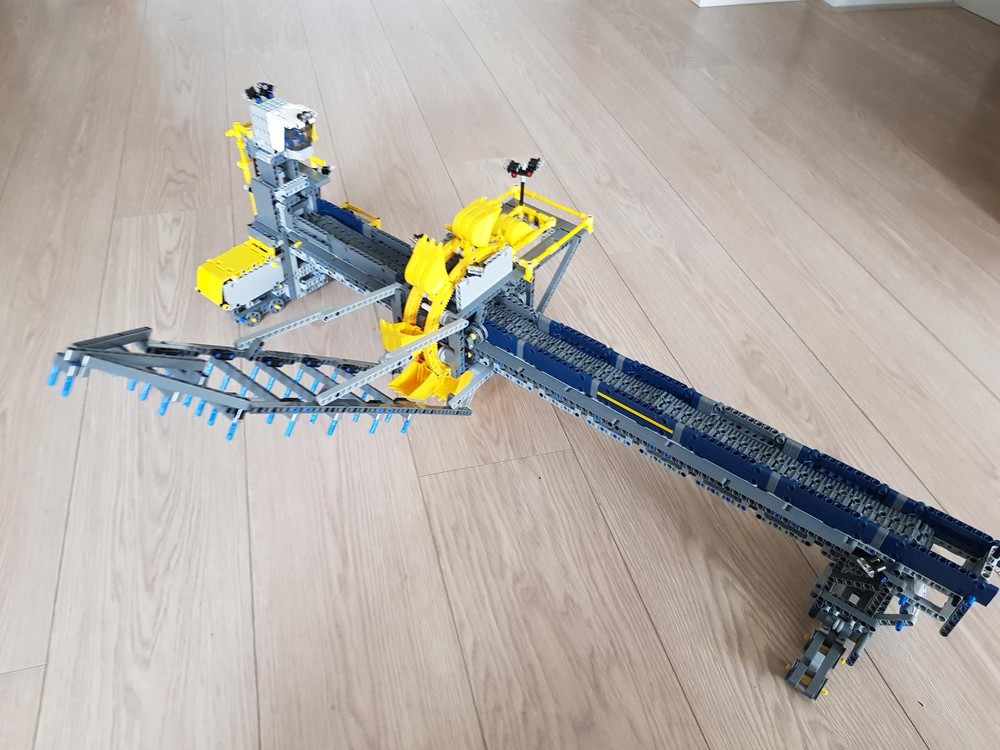 LEGO MOC Bridge Bucketwheel Reclaimer by BertusM | Rebrickable - Build ...