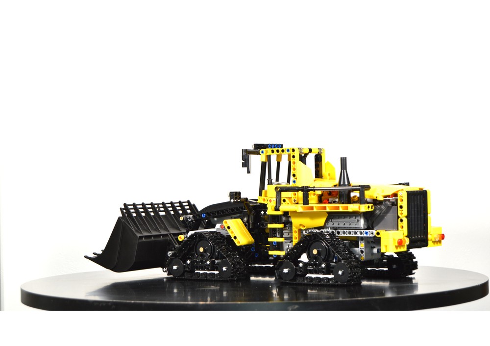 LEGO MOC Articulated Tracked Loader by Superkoala | Rebrickable - Build with LEGO