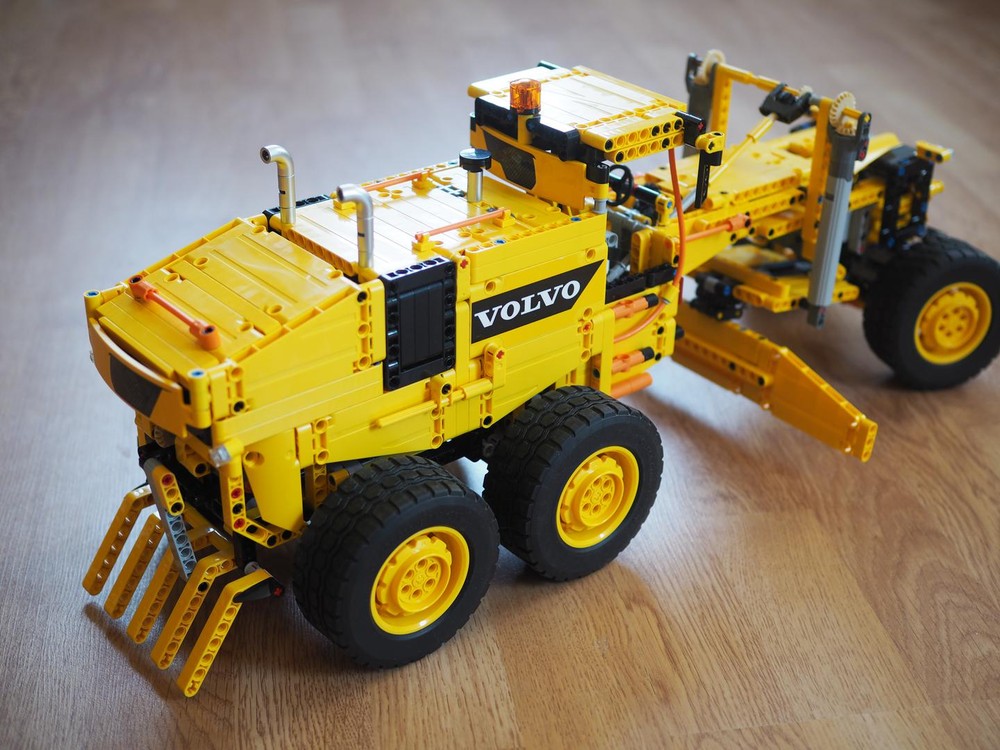 LEGO MOC 42114 Road grader by mic8per | Rebrickable - Build with LEGO