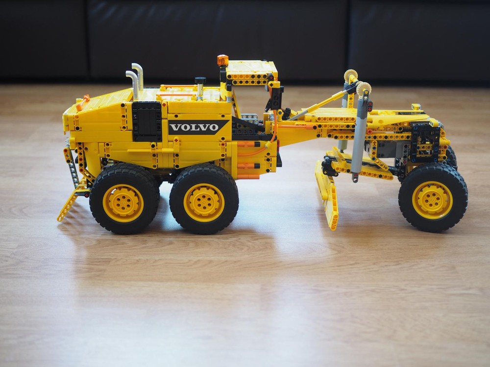 LEGO MOC 42114 Road grader by mic8per | Rebrickable - Build with LEGO