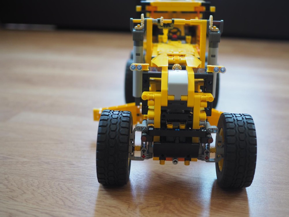 LEGO MOC 42114 Road grader by mic8per | Rebrickable - Build with LEGO