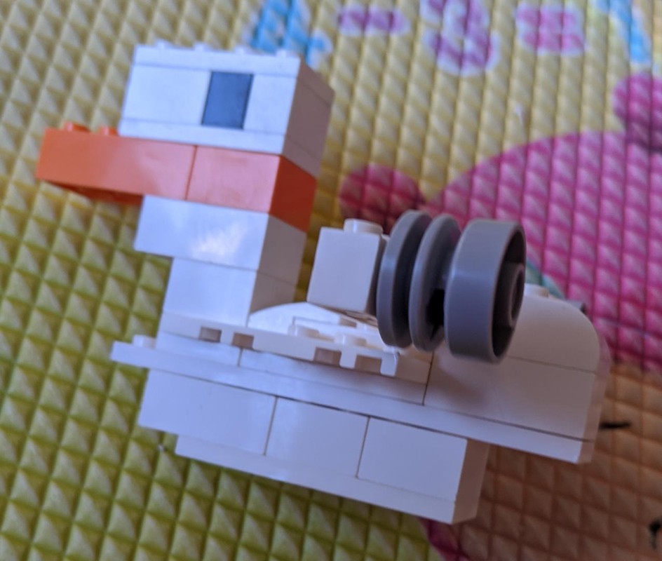 LEGO MOC-79776 Rocket Duck by the hacker | Rebrickable - Build with LEGO