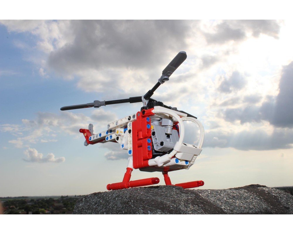 LEGO MOC Mini Helicopter with Button-Powered Propeller by LupascuVlad ...