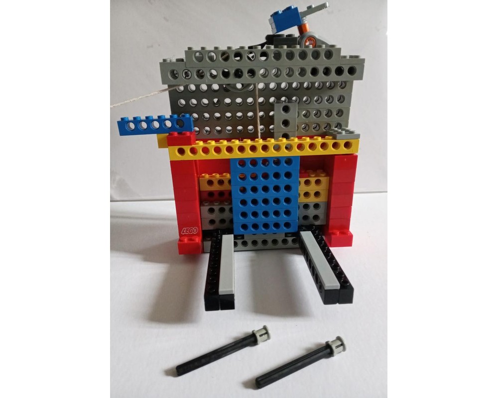 LEGO MOC Garage Lift Lifting Mechanism part 3/3 by Jimboblimb ...