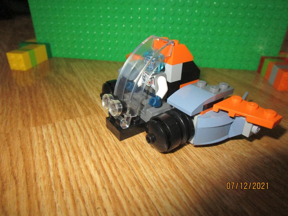 LEGO MOC Small Pod by Trambare_Man | Rebrickable - Build with LEGO