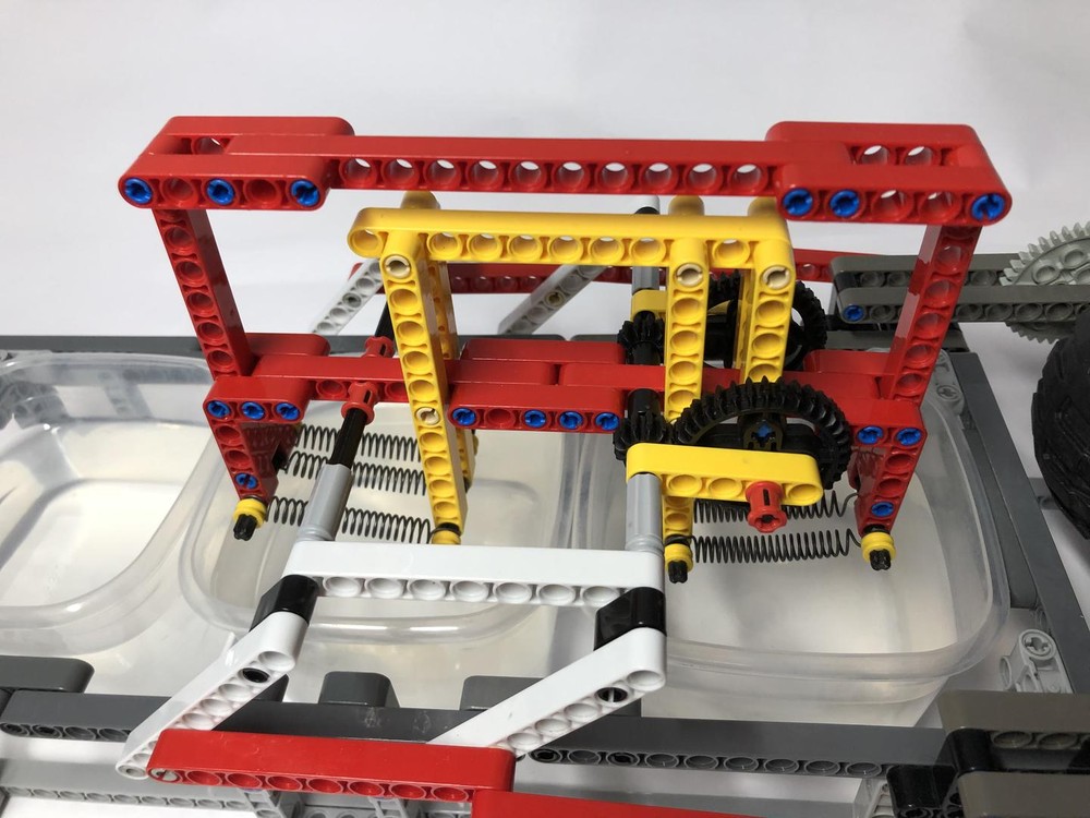 LEGO MOC Nitinol Spring Engine by Hans56 | Rebrickable - Build with LEGO