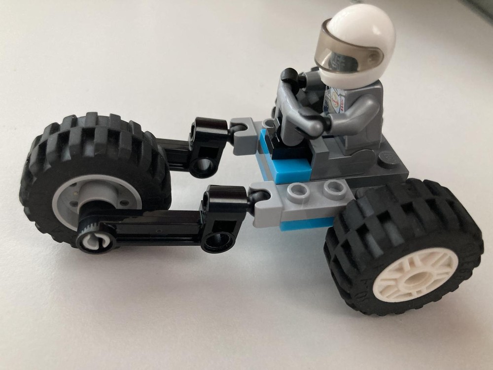 LEGO MOC Cyber ATV by Milo2000 | Rebrickable - Build with LEGO