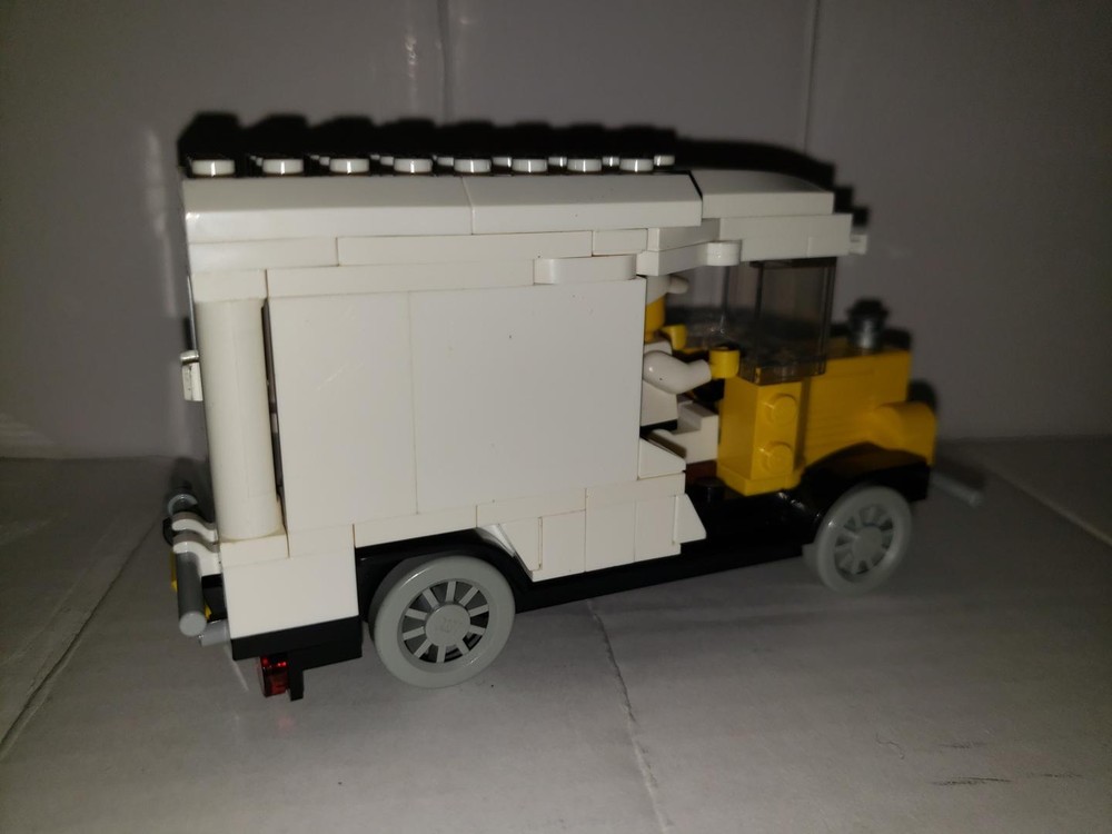 LEGO MOC Milk Van by Rocket Racer318 | Rebrickable - Build with LEGO