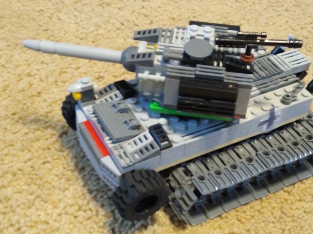 LEGO MOC Tiger 1 Tank by lewis695 | Rebrickable - Build with LEGO