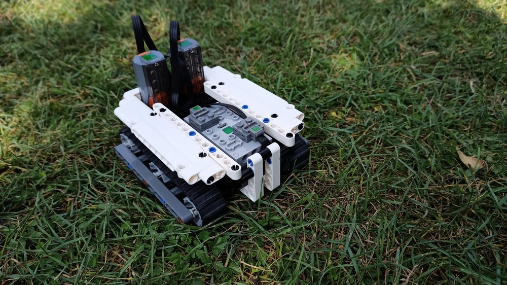 LEGO MOC Mini Tractor by BlackbirdB51 | Rebrickable - Build with LEGO