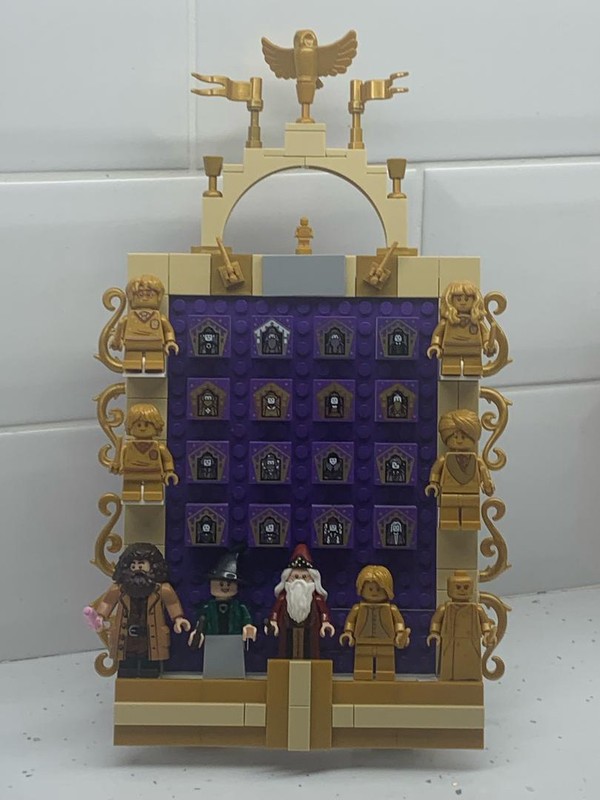 LEGO MOC Chocolate frog card and gold minifig extended by Lazzzzyx ...