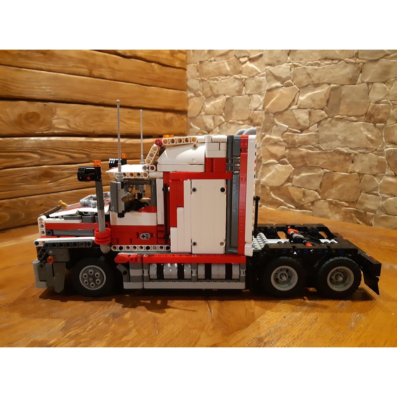 LEGO MOC Mack Titan by OldOlneyLego | Rebrickable - Build with LEGO