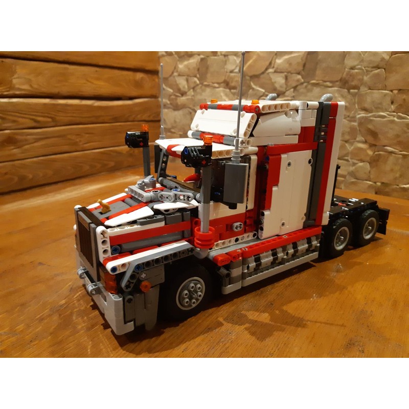 LEGO MOC Mack Titan by OldOlneyLego | Rebrickable - Build with LEGO