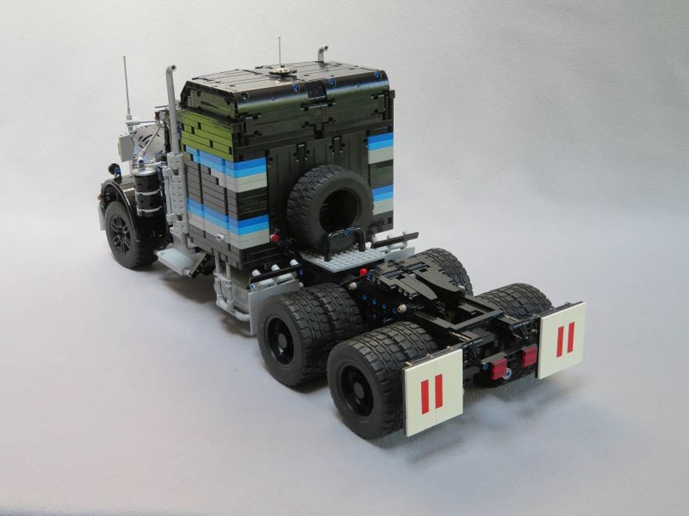 LEGO MOC Kenworth W-900 Truck by marthart | Rebrickable - Build with LEGO
