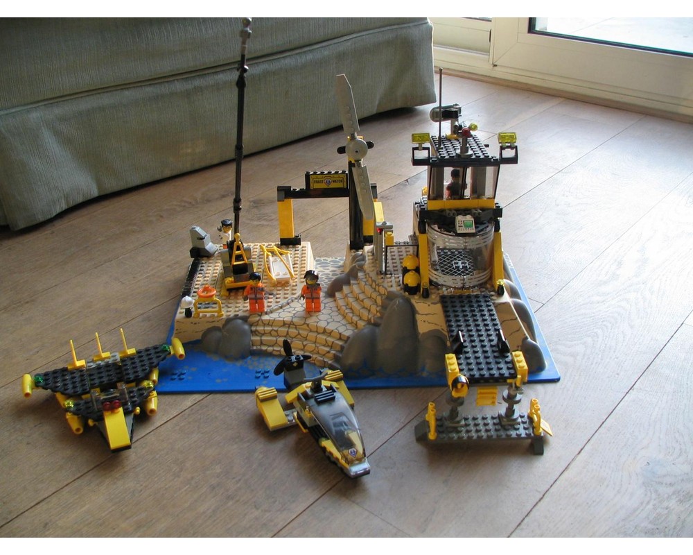 LEGO MOC Rescue HQ 7047 alternate build by feriwan | Rebrickable ...